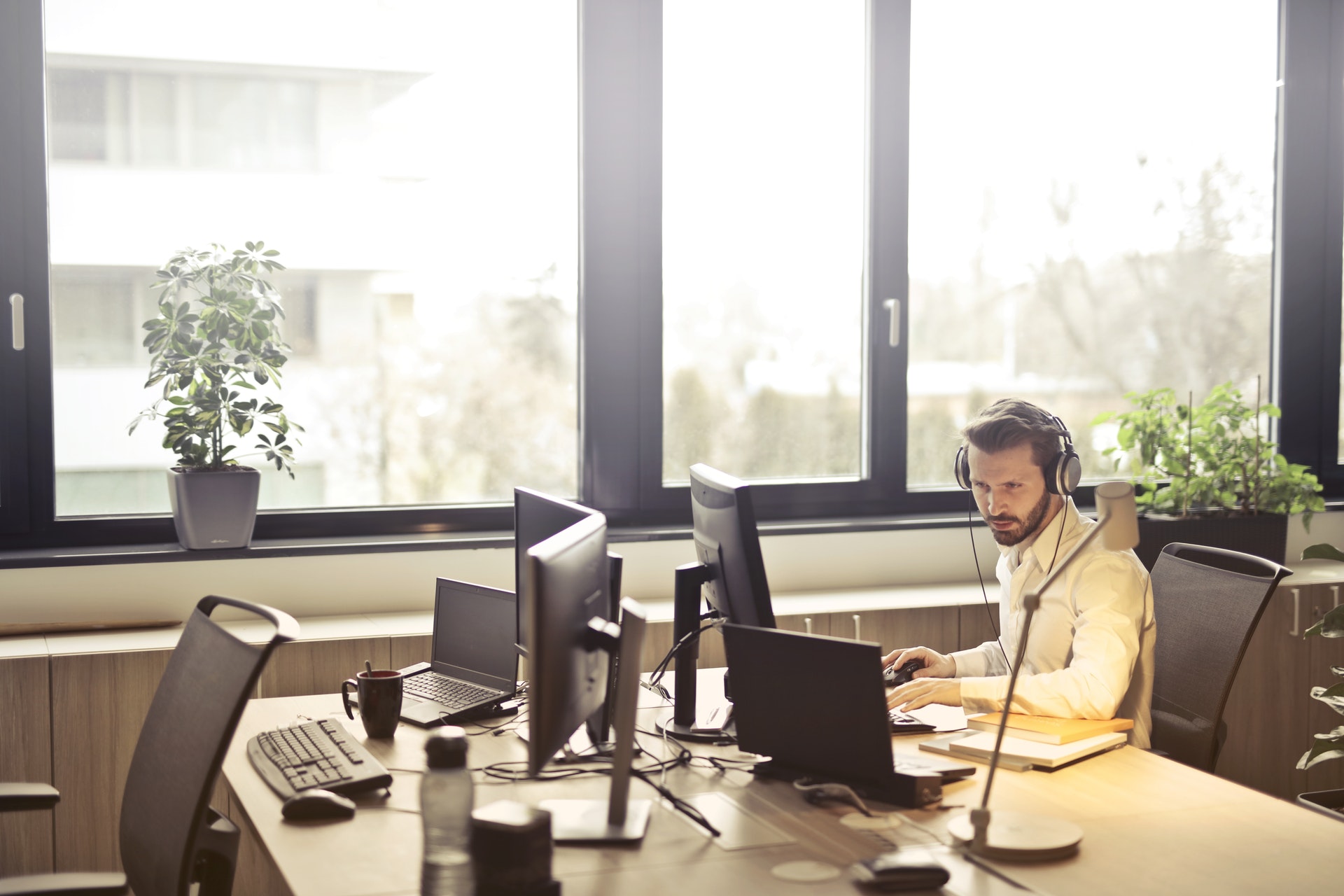 Pay Per Call Verticals & Industries - Ringba | Call Tracking & Analytics